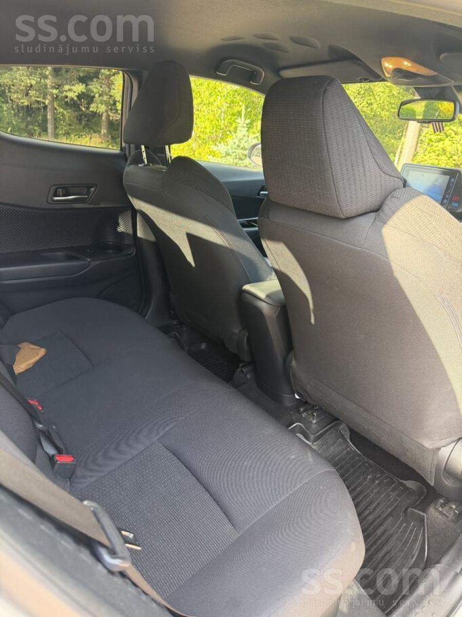 Balts Toyota C-HR 2019 Rīga, ar dzinēja tilpumu 1.80 L un nobraukumu 70 tūkst. km par 19450 €, foto 7 vietnē AUTOMOTO.COM.LV