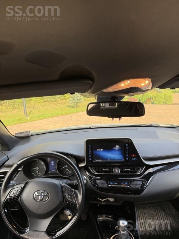 Balts Toyota C-HR 2019 Rīga, ar dzinēja tilpumu 1.80 L un nobraukumu 70 tūkst. km par 19450 €, foto 9 vietnē AUTOMOTO.COM.LV