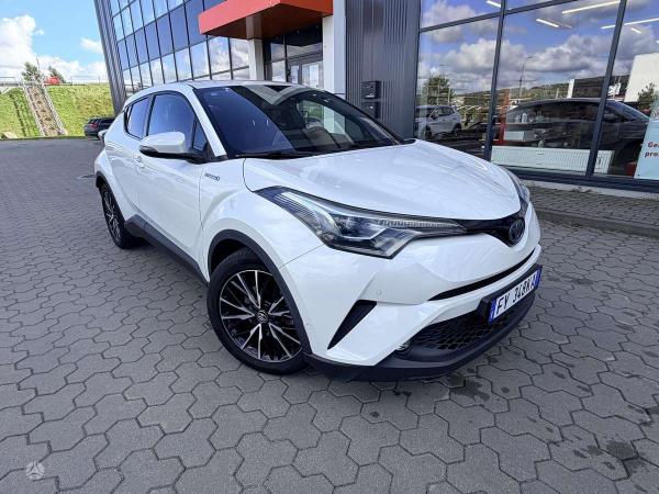 Белый Тойота C-HR 2019 в Вильнюс, объемом двигателя 1.80 л и пробегом 187 тыс. км за 16300 €, фото 3 на AUTOMOTO.COM.LV