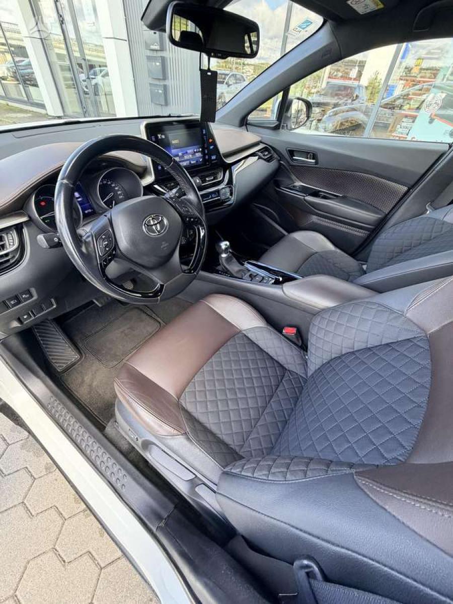 Белый Тойота C-HR 2019 в Вильнюс, объемом двигателя 1.80 л и пробегом 187 тыс. км за 16300 €, фото 9 на AUTOMOTO.COM.LV