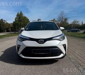 Balts Toyota C-HR 2019 Liepāja, ar dzinēja tilpumu 1.20 L un nobraukumu 106 tūkst. km par 16500 €, foto  vietnē AUTOMOTO.COM.LV