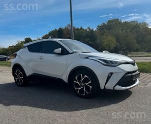 Белый Тойота C-HR 2019 в Лиепая, объемом двигателя 1.20 л и пробегом 106 тыс. км за 16500 €, фото 4 на AUTOMOTO.COM.LV