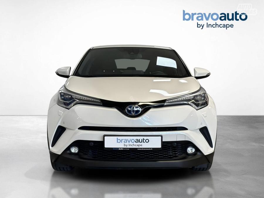 Белый Тойота C-HR 2019 в Вильнюс, объемом двигателя 1.80 л и пробегом 96 тыс. км за 17500 €, фото 9 на AUTOMOTO.COM.LV