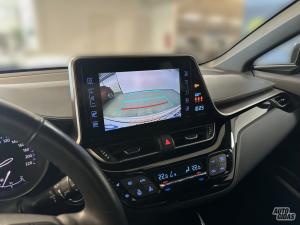 Белый Тойота C-HR 2019 в Вильнюс, объемом двигателя 1.80 л и пробегом 96 тыс. км за 17500 €, фото 22 на AUTOMOTO.COM.LV