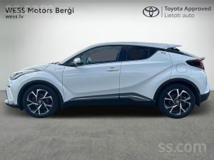 Белый Тойота C-HR 2020 в Рига, объемом двигателя 1.80 л и пробегом 42 тыс. км за 20900 €, фото 3 на AUTOMOTO.COM.LV