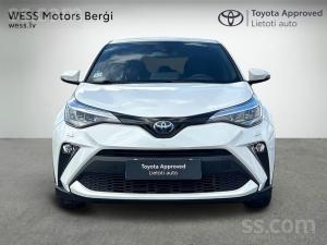 Белый Тойота C-HR 2020 в Рига, объемом двигателя 1.80 л и пробегом 42 тыс. км за 20900 €, фото 5 на AUTOMOTO.COM.LV