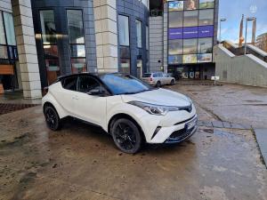 Белый Тойота C-HR 2020 в Вильнюс, объемом двигателя 1.80 л и пробегом 52 тыс. км за 17400 €, фото 6 на AUTOMOTO.COM.LV
