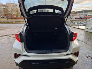 Белый Тойота C-HR 2020 в Вильнюс, объемом двигателя 1.80 л и пробегом 52 тыс. км за 17400 €, фото 17 на AUTOMOTO.COM.LV