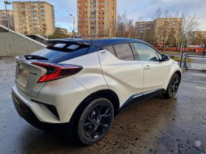 Белый Тойота C-HR 2020 в Вильнюс, объемом двигателя 1.80 л и пробегом 52 тыс. км за 17400 €, фото 23 на AUTOMOTO.COM.LV
