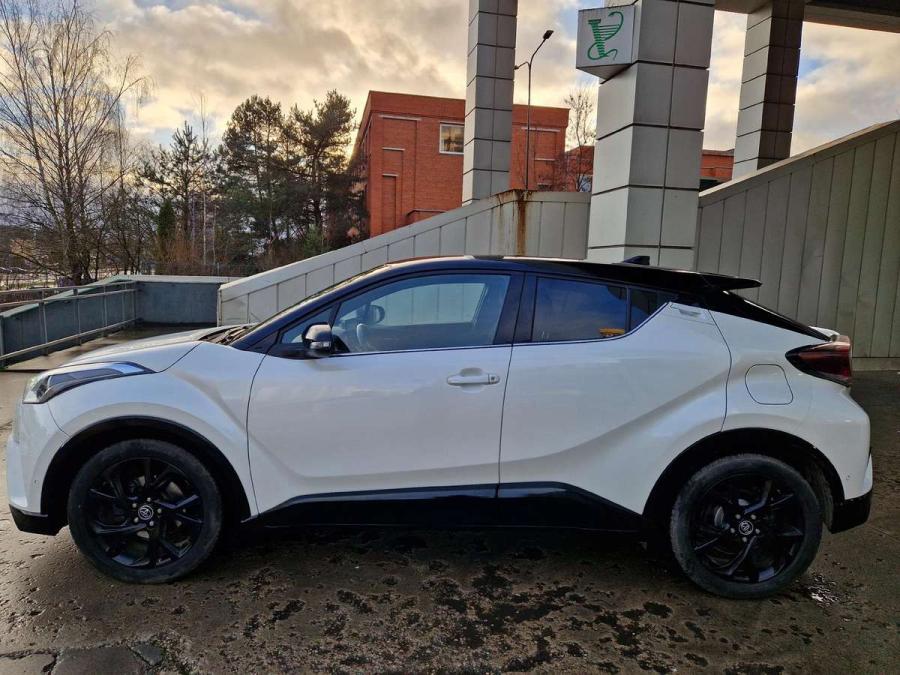 Белый Тойота C-HR 2020 в Вильнюс, объемом двигателя 1.80 л и пробегом 52 тыс. км за 17400 €, фото 33 на AUTOMOTO.COM.LV