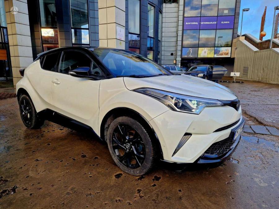Белый Тойота C-HR 2020 в Вильнюс, объемом двигателя 1.80 л и пробегом 52 тыс. км за 17400 €, фото 37 на AUTOMOTO.COM.LV