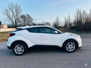 Balts Toyota C-HR 2020 Viļņa, ar dzinēja tilpumu 1.80 L un nobraukumu 140 tūkst. km par 14900 €, foto 2 vietnē AUTOMOTO.COM.LV