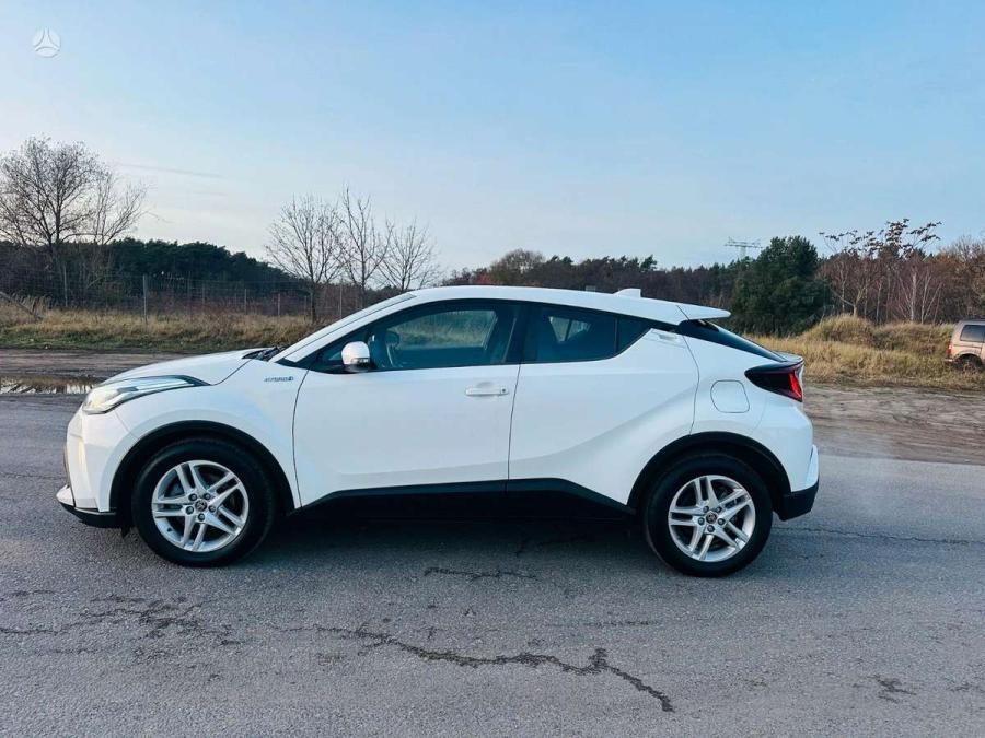 Balts Toyota C-HR 2020 Viļņa, ar dzinēja tilpumu 1.80 L un nobraukumu 140 tūkst. km par 14900 €, foto 7 vietnē AUTOMOTO.COM.LV