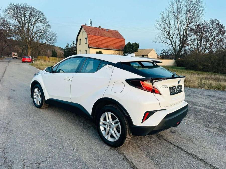 Balts Toyota C-HR 2020 Viļņa, ar dzinēja tilpumu 1.80 L un nobraukumu 140 tūkst. km par 14900 €, foto 8 vietnē AUTOMOTO.COM.LV