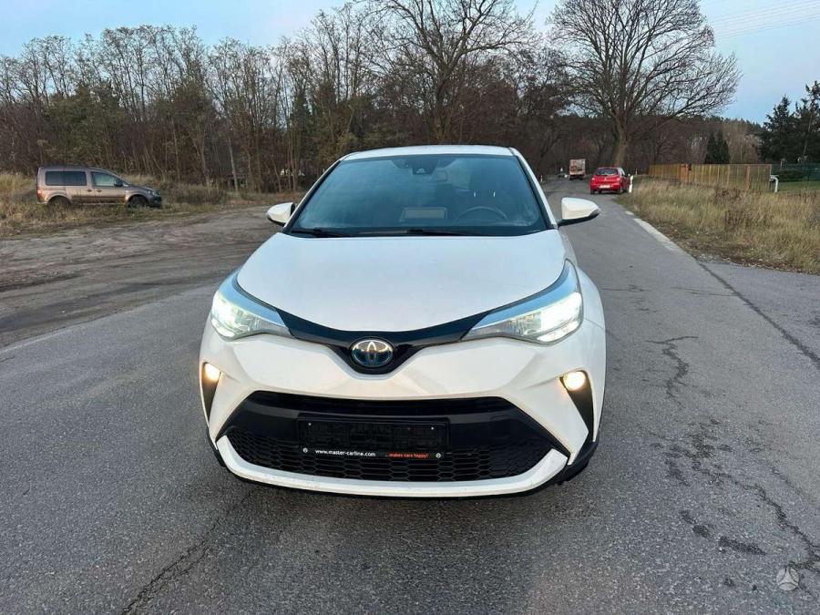 Balts Toyota C-HR 2020 Viļņa, ar dzinēja tilpumu 1.80 L un nobraukumu 140 tūkst. km par 14900 €, foto 11 vietnē AUTOMOTO.COM.LV