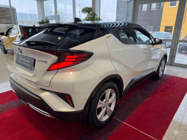 Balts Toyota C-HR 2020 Šauļi, ar dzinēja tilpumu 1.99 L un nobraukumu 104 tūkst. km par 21900 €, foto 7 vietnē AUTOMOTO.COM.LV