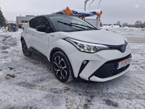 Balts Toyota C-HR 2020 Viļņa, ar dzinēja tilpumu 1.80 L un nobraukumu 118 tūkst. km par 18197 €, foto  vietnē AUTOMOTO.COM.LV