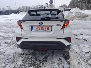 Balts Toyota C-HR 2020 Viļņa, ar dzinēja tilpumu 1.80 L un nobraukumu 118 tūkst. km par 18197 €, foto 4 vietnē AUTOMOTO.COM.LV