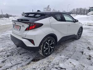 Balts Toyota C-HR 2020 Viļņa, ar dzinēja tilpumu 1.80 L un nobraukumu 118 tūkst. km par 18197 €, foto 5 vietnē AUTOMOTO.COM.LV