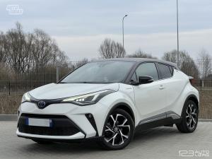 White Toyota C-HR 2020 in Taurage, with an engine capacity of 2.00 L and mileage of 72 thousand km for 19900 €, photo  on AUTOMOTO.COM.LV