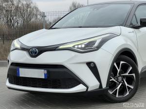 Balts Toyota C-HR 2020 Tauragė, ar dzinēja tilpumu 2.00 L un nobraukumu 72 tūkst. km par 19900 €, foto 2 vietnē AUTOMOTO.COM.LV