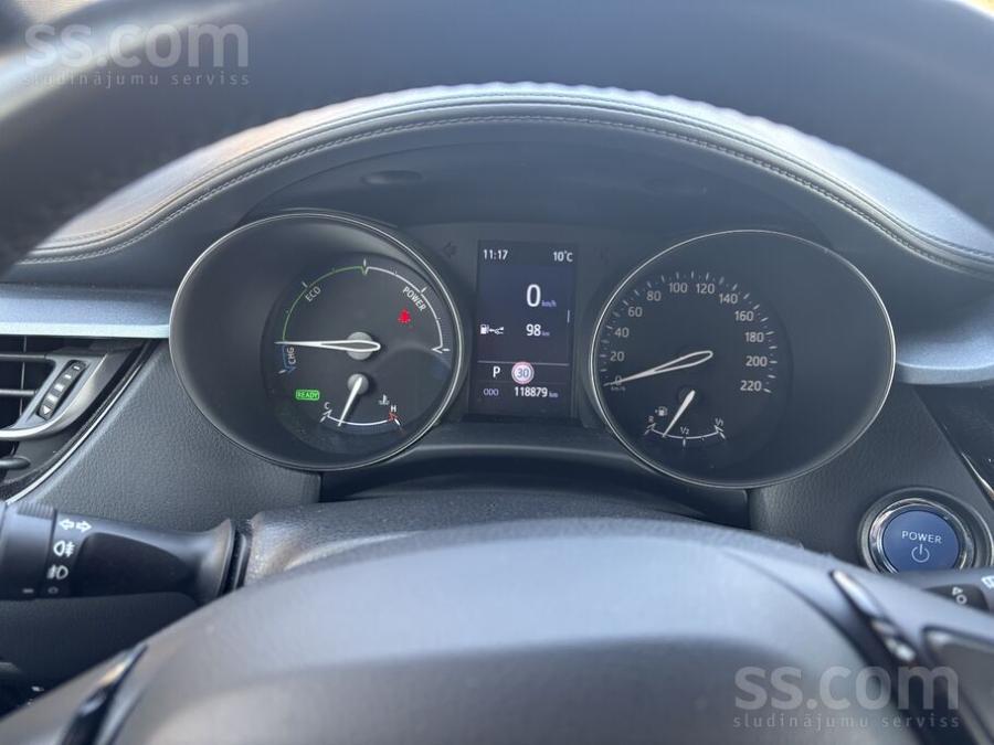Белый Тойота C-HR 2020 в Юрмала, объемом двигателя 1.80 л и пробегом 118 тыс. км за 18000 €, фото 7 на AUTOMOTO.COM.LV