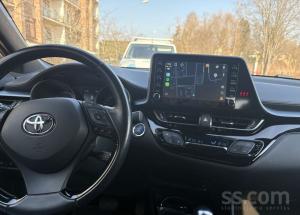 Белый Тойота C-HR 2020 в Юрмала, объемом двигателя 1.80 л и пробегом 118 тыс. км за 18000 €, фото 8 на AUTOMOTO.COM.LV
