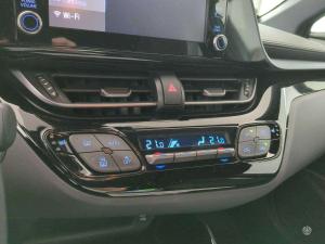 Balts Toyota C-HR 2020 Daugavpils, ar dzinēja tilpumu 1.80 L un nobraukumu 94 tūkst. km par 21850 €, foto 8 vietnē AUTOMOTO.COM.LV