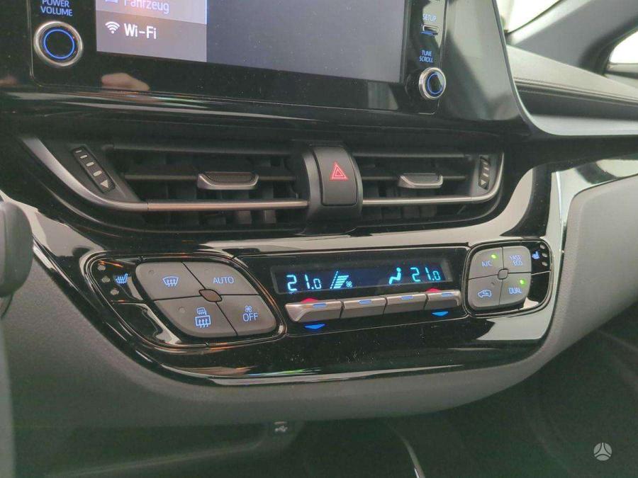 Balts Toyota C-HR 2020 Daugavpils, ar dzinēja tilpumu 1.80 L un nobraukumu 94 tūkst. km par 21850 €, foto 8 vietnē AUTOMOTO.COM.LV