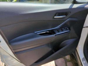 Balts Toyota C-HR 2020 Daugavpils, ar dzinēja tilpumu 1.80 L un nobraukumu 94 tūkst. km par 21850 €, foto 9 vietnē AUTOMOTO.COM.LV