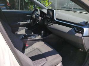 Balts Toyota C-HR 2020 Daugavpils, ar dzinēja tilpumu 1.80 L un nobraukumu 94 tūkst. km par 21850 €, foto 10 vietnē AUTOMOTO.COM.LV