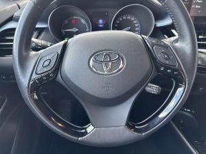 Белый Тойота C-HR 2020 в Вильнюс, объемом двигателя 1.80 л и пробегом 190 тыс. км за 17900 €, фото 14 на AUTOMOTO.COM.LV