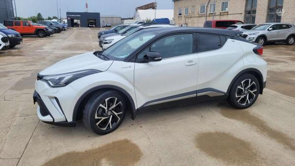 Белый Тойота C-HR 2020 в Шяуляй, объемом двигателя 1.80 л и пробегом 136 тыс. км за 19400 €, фото 1 на AUTOMOTO.COM.LV