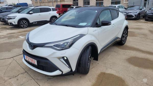 Белый Тойота C-HR 2020 в Шяуляй, объемом двигателя 1.80 л и пробегом 136 тыс. км за 19400 €, фото 2 на AUTOMOTO.COM.LV