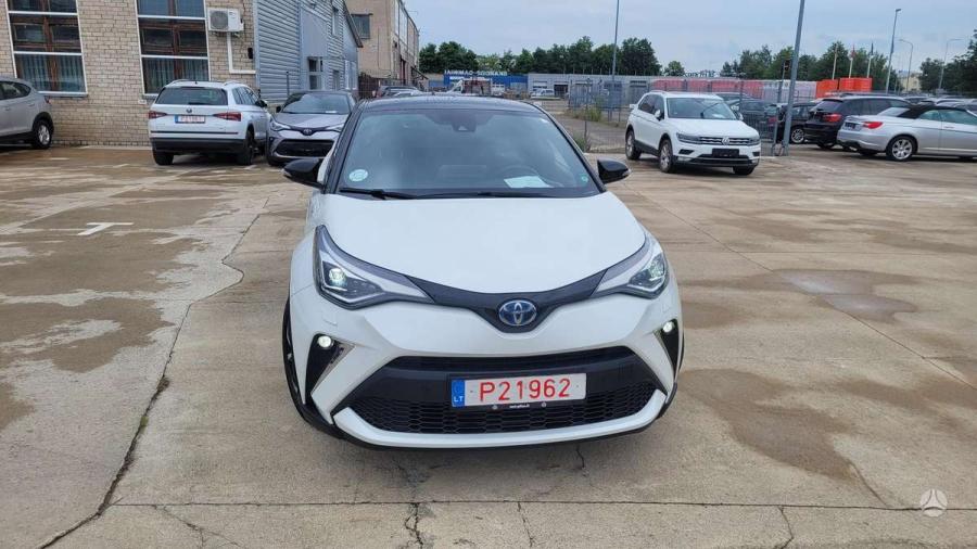 Белый Тойота C-HR 2020 в Шяуляй, объемом двигателя 1.80 л и пробегом 136 тыс. км за 19400 €, фото 4 на AUTOMOTO.COM.LV