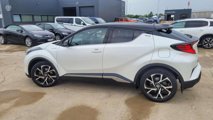 Белый Тойота C-HR 2020 в Шяуляй, объемом двигателя 1.80 л и пробегом 136 тыс. км за 19400 €, фото 5 на AUTOMOTO.COM.LV