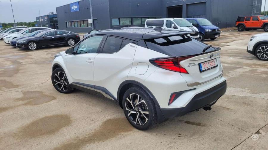 Белый Тойота C-HR 2020 в Шяуляй, объемом двигателя 1.80 л и пробегом 136 тыс. км за 19400 €, фото 6 на AUTOMOTO.COM.LV