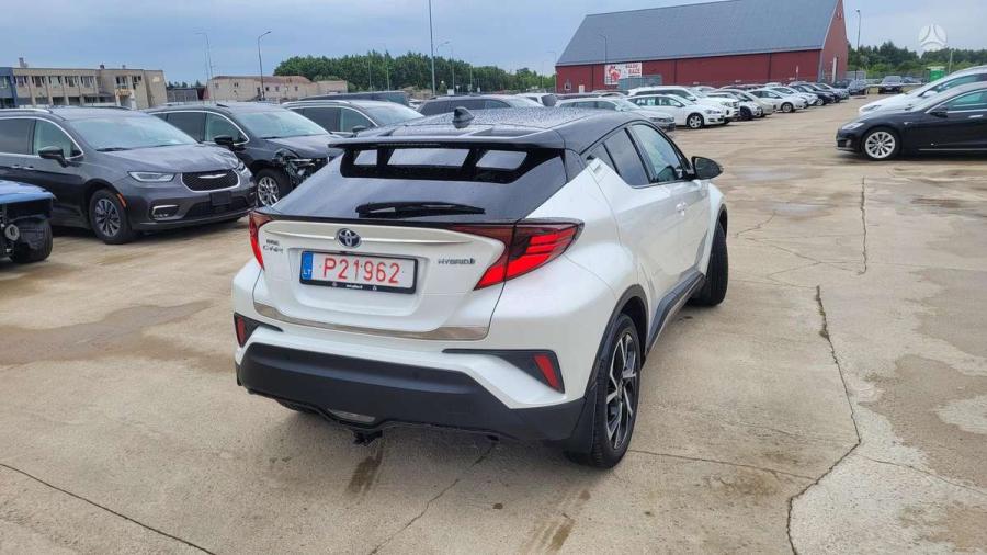 Белый Тойота C-HR 2020 в Шяуляй, объемом двигателя 1.80 л и пробегом 136 тыс. км за 19400 €, фото 10 на AUTOMOTO.COM.LV