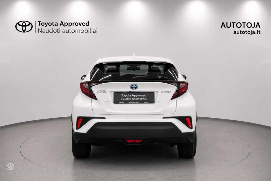 Balts Toyota C-HR 2020 Kauņa, ar dzinēja tilpumu 1.80 L un nobraukumu 114 tūkst. km par 20900 €, foto 4 vietnē AUTOMOTO.COM.LV