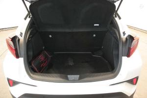 Balts Toyota C-HR 2020 Kauņa, ar dzinēja tilpumu 1.80 L un nobraukumu 114 tūkst. km par 20900 €, foto 11 vietnē AUTOMOTO.COM.LV