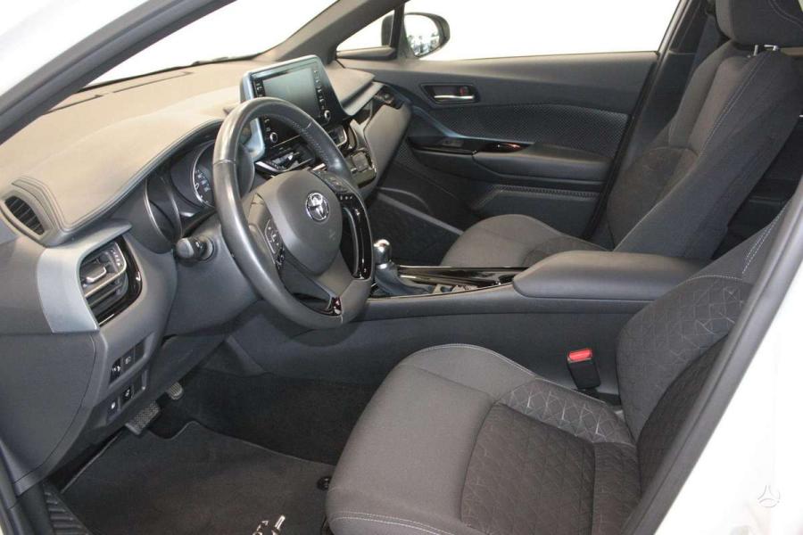 Balts Toyota C-HR 2020 Kauņa, ar dzinēja tilpumu 1.80 L un nobraukumu 114 tūkst. km par 20900 €, foto 12 vietnē AUTOMOTO.COM.LV