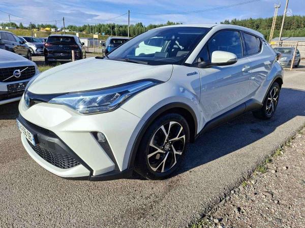 Белый Тойота C-HR 2020 в Вильнюс, объемом двигателя 1.80 л и пробегом 154 тыс. км за 17800 €, фото 1 на AUTOMOTO.COM.LV
