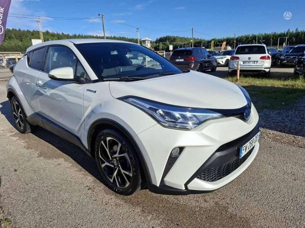 Белый Тойота C-HR 2020 в Вильнюс, объемом двигателя 1.80 л и пробегом 154 тыс. км за 17800 €, фото 2 на AUTOMOTO.COM.LV