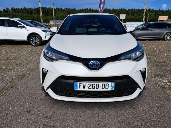 Белый Тойота C-HR 2020 в Вильнюс, объемом двигателя 1.80 л и пробегом 154 тыс. км за 17800 €, фото 3 на AUTOMOTO.COM.LV