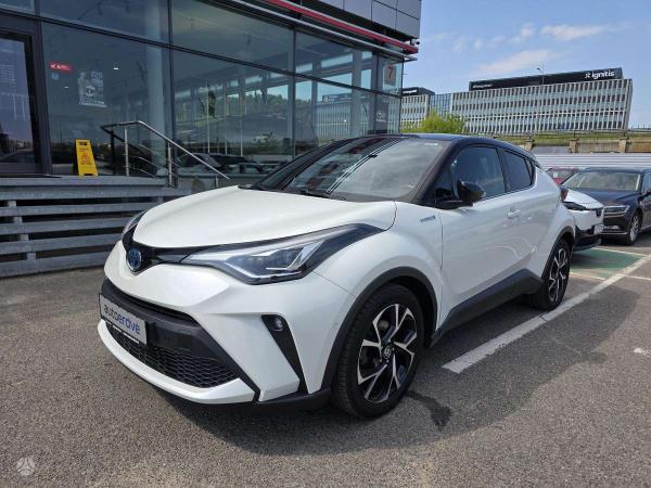 Balts Toyota C-HR 2020 Viļņa, ar dzinēja tilpumu 1.99 L un nobraukumu 87 tūkst. km par 23980 €, foto 1 vietnē AUTOMOTO.COM.LV