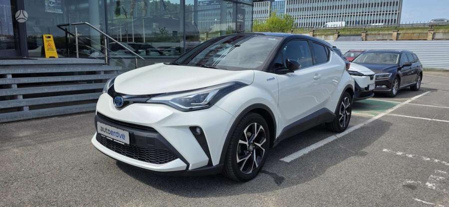 Balts Toyota C-HR 2020 Viļņa, ar dzinēja tilpumu 1.99 L un nobraukumu 87 tūkst. km par 23980 €, foto 3 vietnē AUTOMOTO.COM.LV