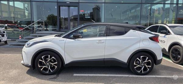 Balts Toyota C-HR 2020 Viļņa, ar dzinēja tilpumu 1.99 L un nobraukumu 87 tūkst. km par 23980 €, foto 6 vietnē AUTOMOTO.COM.LV