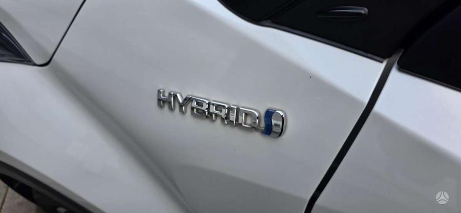 Balts Toyota C-HR 2020 Viļņa, ar dzinēja tilpumu 1.99 L un nobraukumu 87 tūkst. km par 23980 €, foto 30 vietnē AUTOMOTO.COM.LV