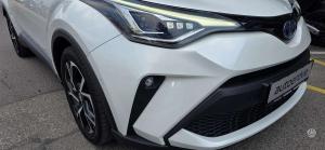 Balts Toyota C-HR 2020 Viļņa, ar dzinēja tilpumu 1.99 L un nobraukumu 87 tūkst. km par 23980 €, foto 31 vietnē AUTOMOTO.COM.LV