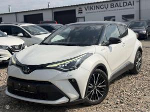 White Toyota C-HR 2020 in Utena, with an engine capacity of 1.80 L and mileage of 270 thousand km for 14990 €, photo 4 on AUTOMOTO.COM.LV